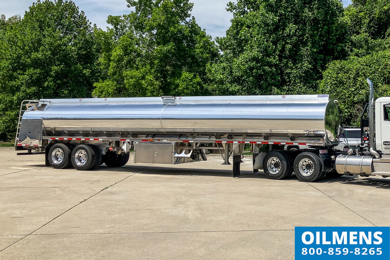 Side View of Short Trailer - Fuel Trucks | Tank Trucks | Oilmens